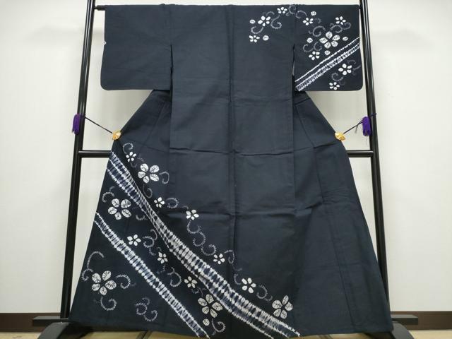 ■■■　サイズ　■■■ 身丈 162cm（肩から） 裄丈 66cm 袖丈 48cm　縫込み 4cm 袖幅 33.5cm 前幅 24cm 後幅 30cm 着物縫いこみ 内揚げ 0cm 裄 お袖側 約2cm　身頃側 約4cm ■■■　商品詳細　...