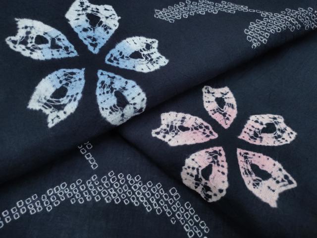 ■■■　サイズ　■■■ 身丈 163.5cm（肩から） 裄丈 70cm 袖丈 47cm　縫込み 3cm 袖幅 35.5cm 前幅 25cm 後幅 31cm 着物縫いこみ 内揚げ 0cm 裄 お袖側 約1.5cm　身頃側 約2cm ■■■　商...