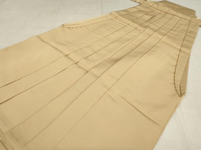 ■■■　サイズ　■■■ 紐下丈　約89cm ■■■　商品詳細　■■■ 【正絹】 状態は接写画像のように一の襞・二の襞・裾付近に薄い汚れがございますが その他特に目立ったシミ汚れなどもなく大変良い状態です。 大変上質な逸品になります。 お安く...