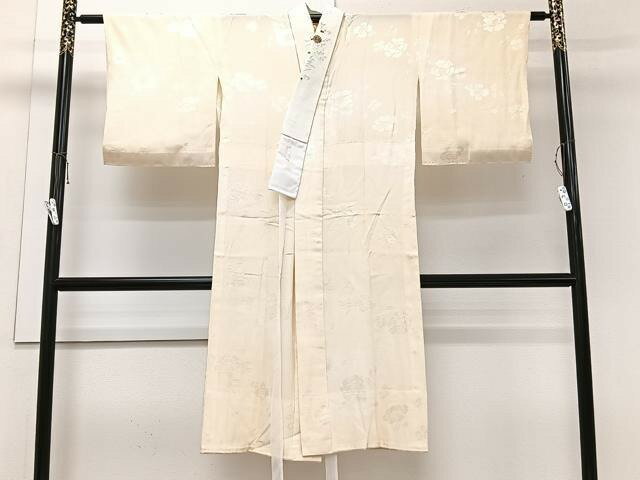 ■■■　サイズ　■■■ 身丈 122cm（肩から） 裄丈 61cm 袖丈 45.5cm　縫込み 3.5cm 袖幅 30.5cm 前幅 27.5cm 後幅 31cm 着物縫いこみ 内揚げ 7cm 裄 お袖側 約5cm　身頃側 約2.5cm ■...