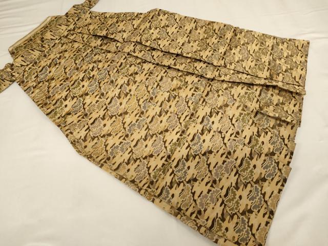 ■■■　サイズ　■■■ 【袴】 紐下　約　52cm ■■■　商品詳細　■■■ 行灯袴【正絹】のいずれも 状態は特に目立ったシミ汚れなどもなく大変良い状態です。 大変上質な逸品になります。 お安く出品致しますので、是非この機会にいかがでしょう...