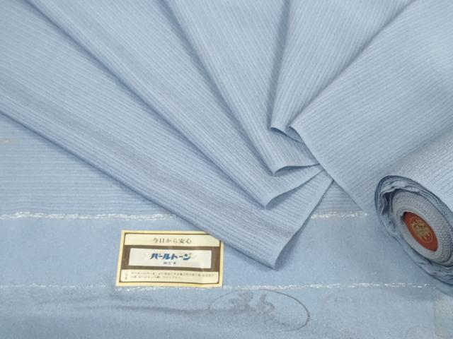 ■■■　サイズ　■■■ 長さ　　着尺分あり 幅　　　約35.5cm ■■■　商品詳細　■■■ 【正絹・紋付き・未使用】 状態は接写画像のように表地所々・裏面所々に薄い汚れがございます。 大変上質な逸品になります。 お安く出品致しますので、是...