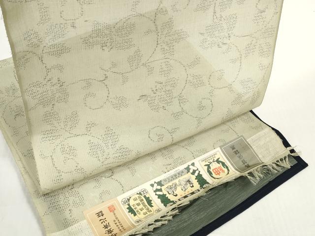 ■■■　サイズ　■■■ 長さ　　着尺分あり 幅　　　約36.5cm ■■■　商品詳細　■■■ 【正絹・未使用】 状態は接写画像のように表地所々に薄いシミ汚れがございます。 大変上質な逸品になります。 お安く出品致しますので、是非この機会にい...