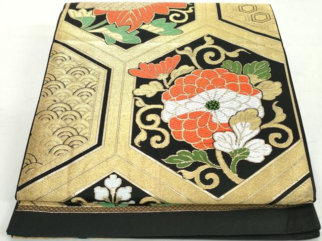 ■■■　サイズ　■■■ 長さ 388cm 幅 29.5cm程 ■■■　商品詳細　■■■ 【正絹・未仕立て】 詳細に関しましては、画像をご確認ください。 大変上質な逸品になります。 お安く出品致しますので、是非この機会にいかがでしょうか？ ※...