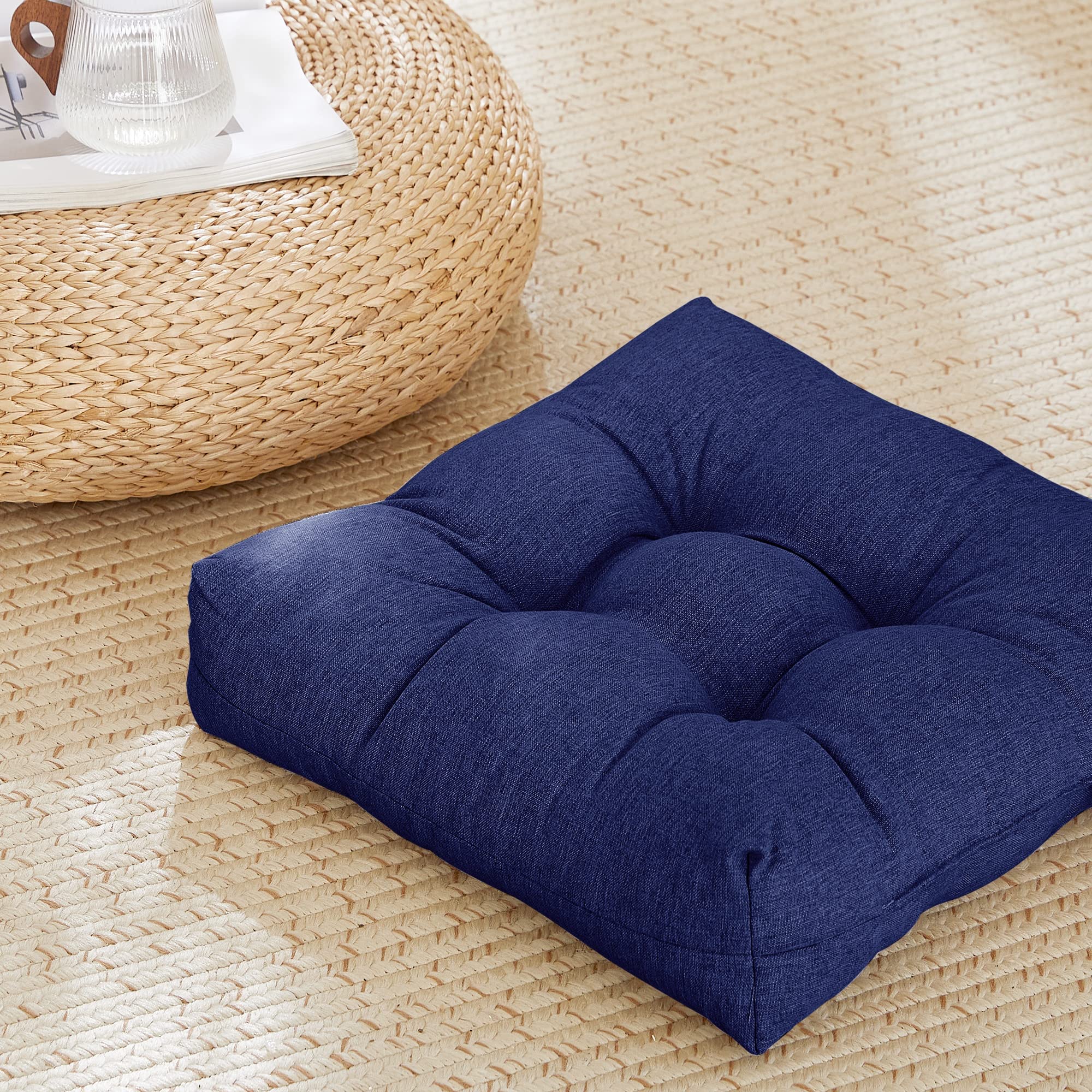 商品情報商品の説明主な仕様 【商品仕様】材質:ポリエステル　サイズ：40x40cm　カラー:灰色【厚手】極厚の10cmで座り心地いいです。適度な柔らかさ、体圧分散できます。長く座っても疲れません。【上品】リネン風の6色、季節を選ばず、オール...