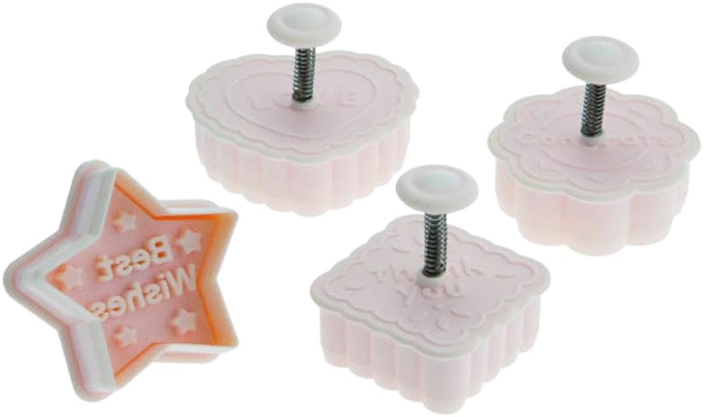 商品情報商品の説明●型を抜く際にメッセージも一緒に入れることができるクッキー抜き型です。 ●メッセージはcongrats・LOVE・Best wishes・thank youの4種類。●上のバネを押すだけなので、使い方簡単。主な仕様 H5....