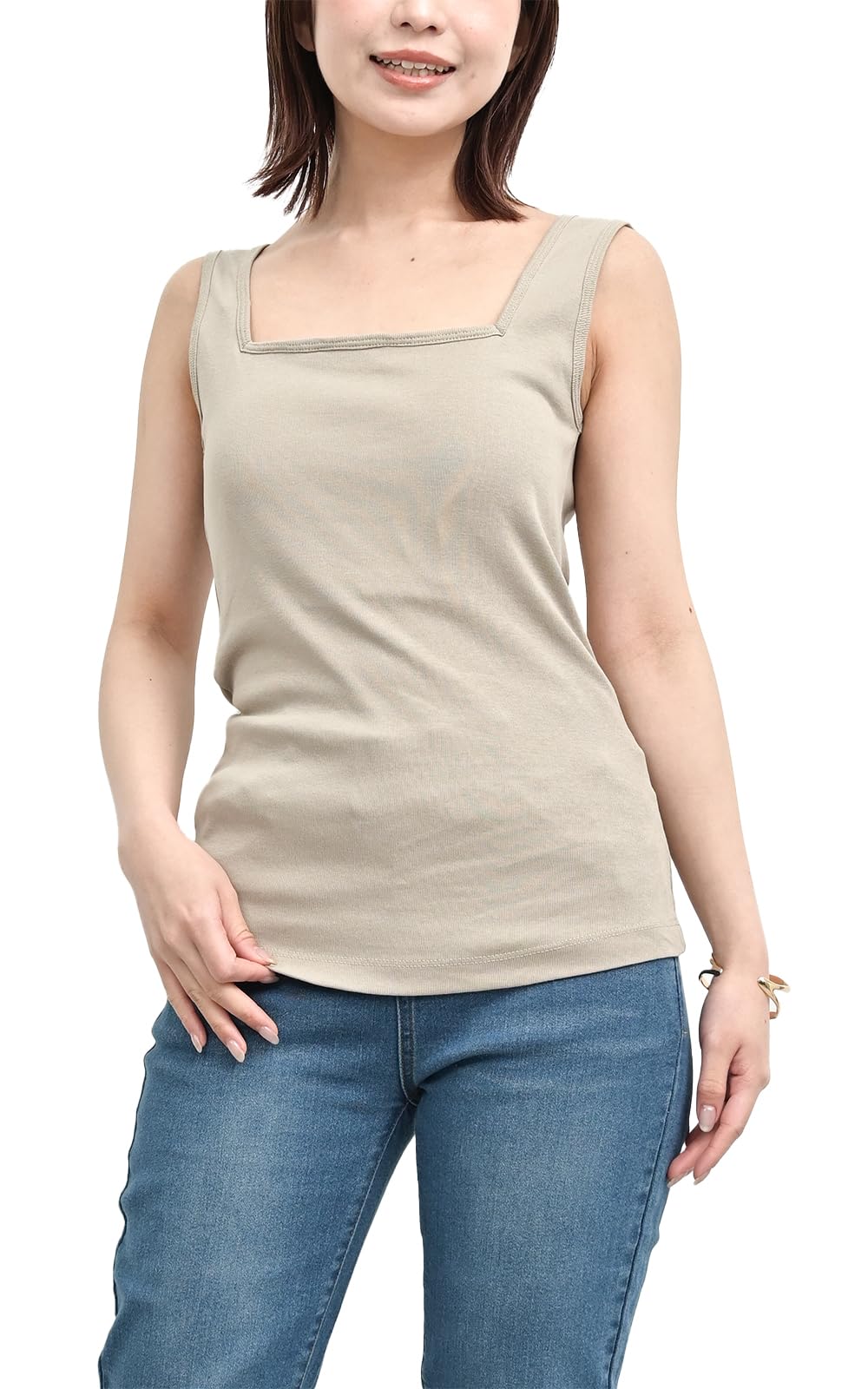 商品情報商品の説明主な仕様 一枚でラクに決まるカップ付きスクエアネックタンクトップ。通気性・吸湿性抜群な肌が喜ぶ綿100%素材。シンプルながら洗練されたシルエットが魅力の優秀トップスです。インナートップ ノンワイヤー カップ付きインナー 春...