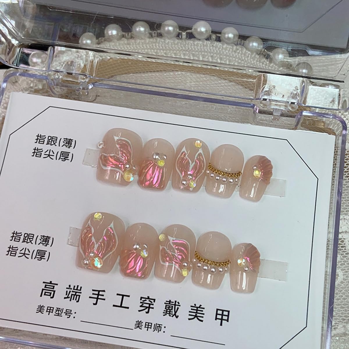 商品情報商品の説明商品の説明 手作のプレスオンネイルチップは機械製造とはまったく異なります。各爪先は複数の層のジェルで塗布され、手作業で凝固されます。手描きの質感は機械印刷とはまるで異なり、まるでネイルサロンで施術されたかのような仕上がりで...
