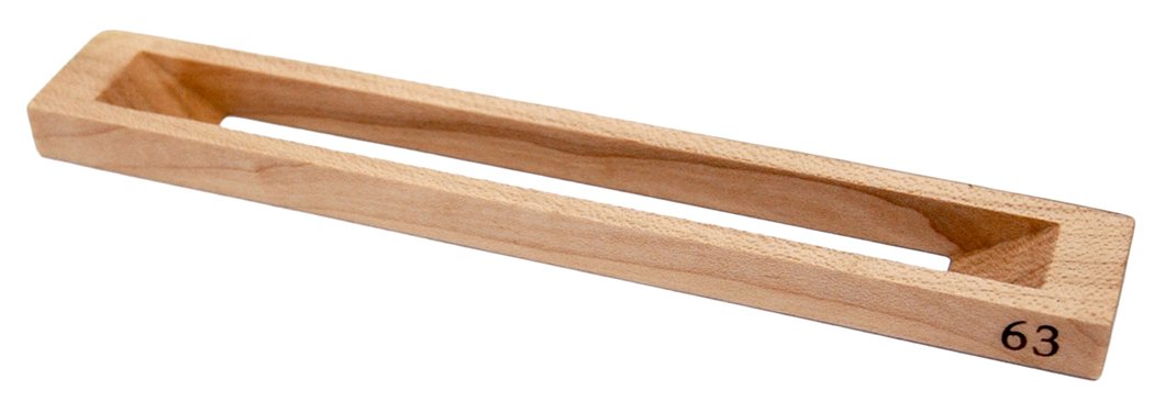 商品情報商品の説明主な仕様 サイズ:約W17×D2.5×H1cmbr本体重量(kg):0.02br材質:天然木(カエデ)、磁石原産国:中国収納可能枚数:約30枚