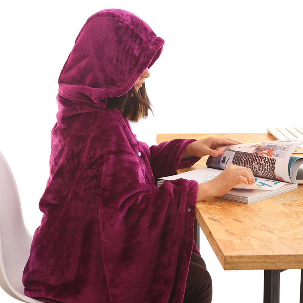 商品情報商品の説明主な仕様 素材：100％ポリエステル。ふわふわしたフランネルの生地で、肌触りは柔らかく、着心地はとても良く、毛玉になりにくいです。品質はよく、超極細繊維は外からの冷気を遮り、暖かさをキープします。ポンチョタイプは多くの体型...