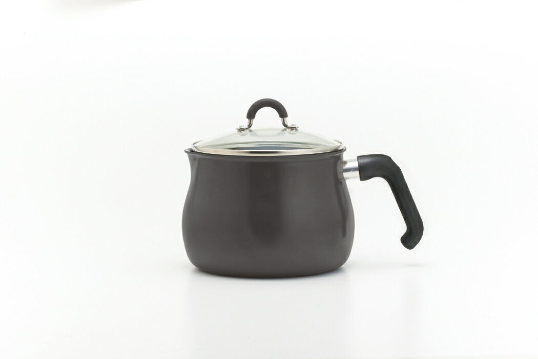 ■「煮る・炒める・茹でる・沸かす・揚げる・炊く・和える」7つの使い方で活躍します！ コンパクトサイズで、調理や収納に場所をとりません。 ■内面にはふっ素樹脂加工が施されているので、こげつきにくくお手入れもしやすくなっています 油ハネも気にな...