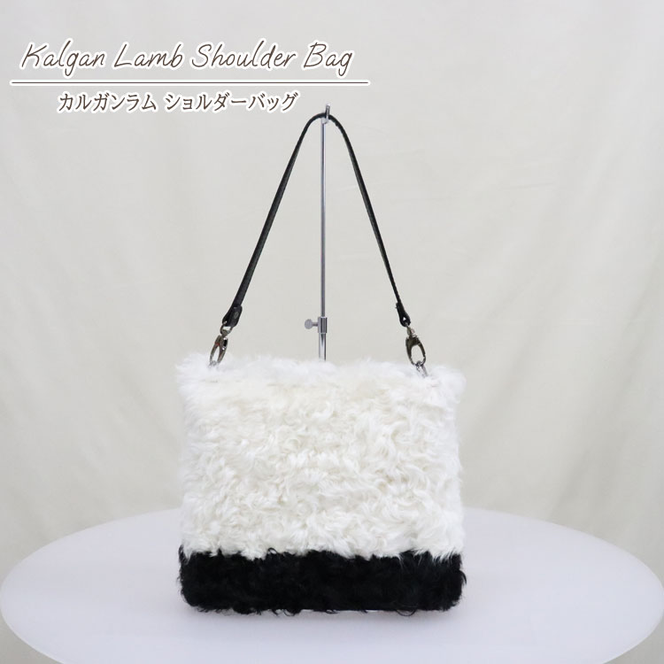 サイズ（最大部を計測） 縦幅約25cm 横幅約28cm マチ幅約7cm ハンドル持ち上がり約25cm 商品詳細 素材カルガンラム 重さ約530g バッグ内側収納オープンポケット×2、ファスナー付きポケット×1 バッグ外側収納無し 留め具ファ...