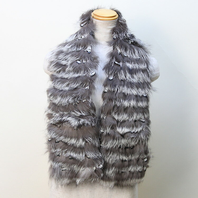 サイズ（最大部を計測） 長さ約120cm 幅約20cm 商品詳細 素材シルバーフォックス 重さ約160g 留め具クリップ×1 裏地有り 備考※商品写真は実物のカラーにより近づけるために調整してありますが、お客様のご覧になる機種・設定により実...