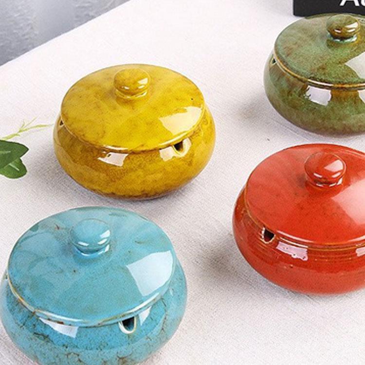 ■ 品名：灰皿 ■ 素材：セラミック ■ カラー：全9色 ■ サイズ：11.2*9cm treflestoreの検索キーワード： 灰皿 おしゃれ 卓上灰皿 業務用 父の日 母の日 ギフト 喫煙 男性へ メンズ プレゼント 贈り物 おしゃれ ...