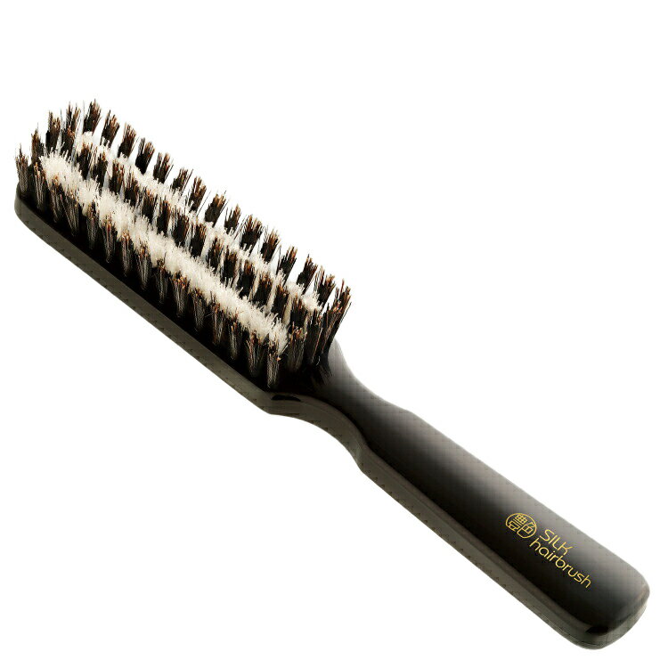 商品情報■品名艶シルクのヘアブラシ■材質本体：ABS樹脂、毛材：豚毛、シルク■本体重量(約) 61g■耐熱80℃■商品説明■100％天然シルクと天然豚毛を組み合わせた日本製のこだわりブラシです。■約140本の繭糸を1本に撚り上げた極太シルク...