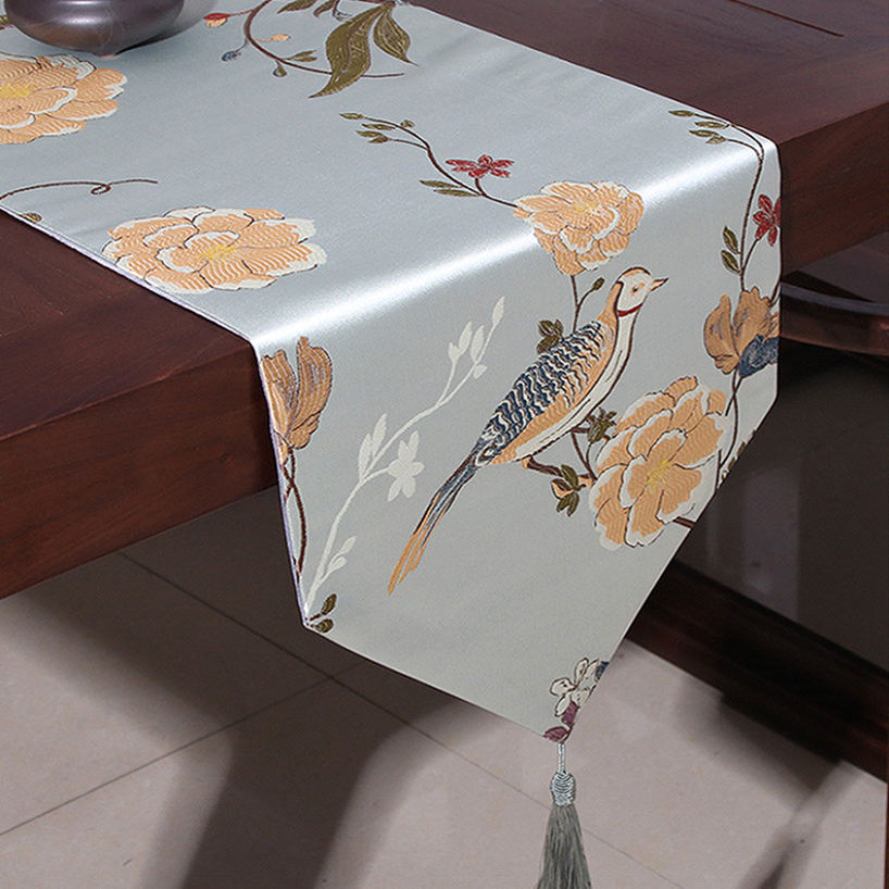 メイン素材：ポリエステル☆「サイズ（cm）」（1枚） テーブルランナー：33*120 33*160 33*180 33*210 「カラー」ブルー レッド ベージュ☆「装飾性」テーブルにかけると一気に雰囲気が変わって、明るく、ポップになります...