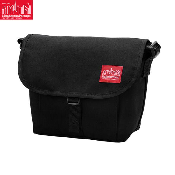 Pixel Aperture Camera Bag Black 支持が高い既存のメッセンジャー・バックパックをベースに、主にカメラなどの精密機器収納に適した仕様へとアップデート。もちろんカメラだけでなく、幅広い用途での代用が可能。メッセンジ...