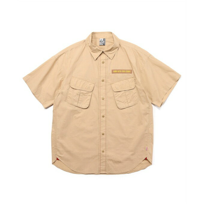 程よい厚みとハリ感のあるコットン100％のタイプライター生地を使用。通気性・吸湿性に優れ、汗をすばやく吸収して発散し、快適な着心地でオールシーズン着用可能。使うほどに風合いが出るので、愛着を持って使い続けられます。 ミリタリーアイテムをCH...