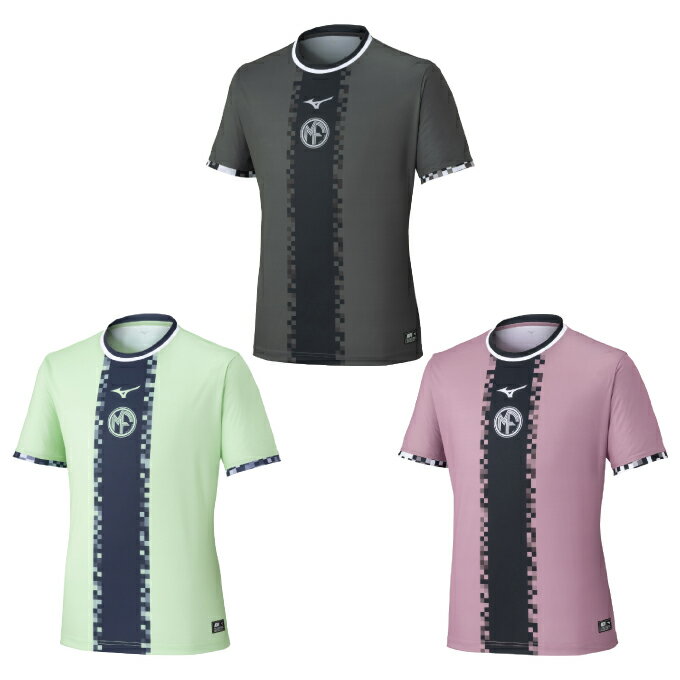 クラシカルなユニフォームを意識したデザイン。 レトロな雰囲気とデジタル調のアクセントが混ざり合い、ニュアンスカラーでまとめ上げた。 胸回りにゆとりを持たせながら、後丈とのバランスを取った、ライフスタイルシーンにフィットするリラックスシルエッ...