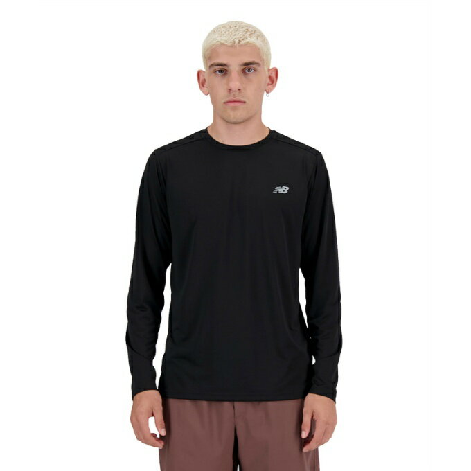 軽量で優れた吸汗速乾性と通気性を発揮するNB Dry搭載のボーダーメッシュを使用したランロングスリーブTシャツ。快適な着心地と合わせやすいソリッドカラーで、ランニングをはじめ様々なスポーツシーンにフィットします。リフレクトロゴ、サイドスリッ...