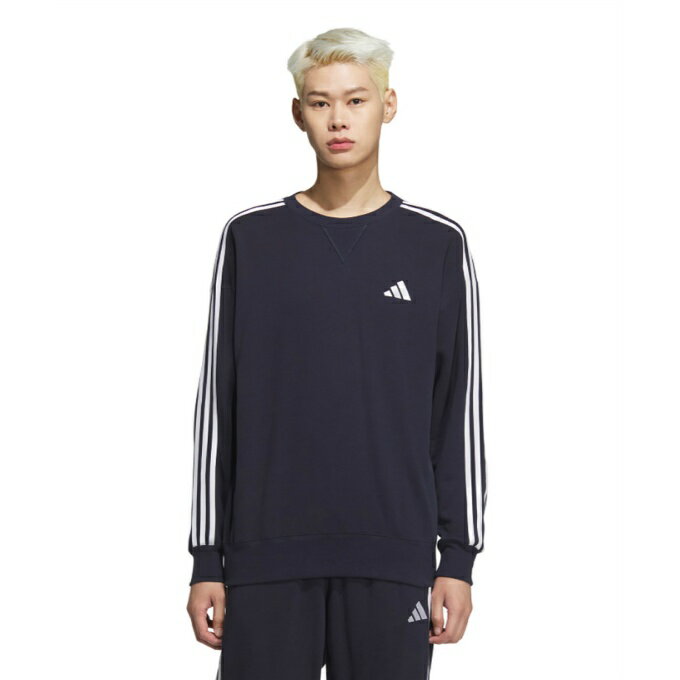 クラシックなスリーストライプスルックの柔らかなスウェットシャツ。 朝、掛け布団の下から這い出したら、このアディダスのスウェットシャツを着て、心地よい暖かさの続きを味わいながら、気分を上げよう。柔らかな起毛素材をゆったりとしたフィット感に仕立...