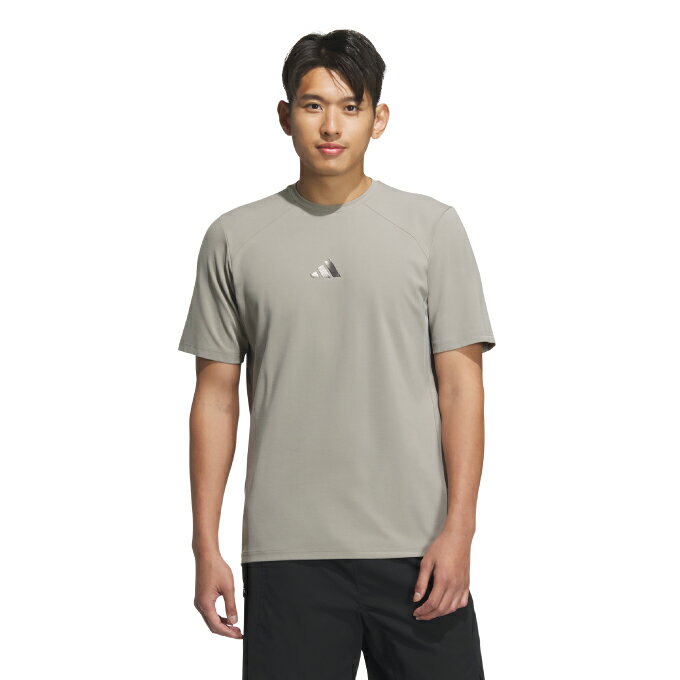 着心地が良くて、スタイリッシュ。このアディダスのショートスリーブTシャツは、快適な着心地とスタイリングの両方を追求した一枚。どこへ行くときにもマッチするカジュアルなスタイル。 ソフトで伸縮性のあるファブリックは常に快適な着心地を提供する。さ...