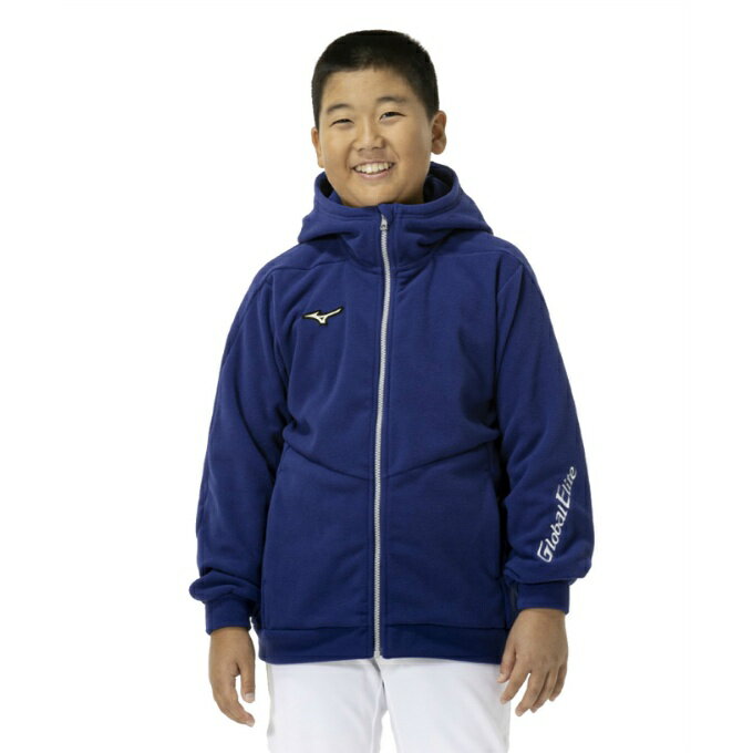 厚手素材採用のジュニアフリースフーディ。冬の練習の味方に。 ■カラー：16パステルネイビー ■サイズ：130、140、150、160 ■組成：ポリエステル100% ■原産国：中国製 ■機能：ダイナモーションフィット 検索ワード：スウェット上...