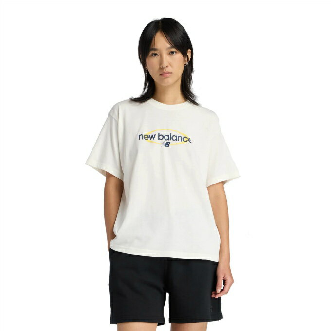ヘリテージなロゴデザインをシーズナルカラーでアップデートしたグラフィックTシャツ。やわらかで肌触りの良い160gのコットンジャージーを、トレンドのゆったりしたリラックスフィットで提案。スポーツシーンからデイリーまで幅広く活躍。 ■カラー：S...