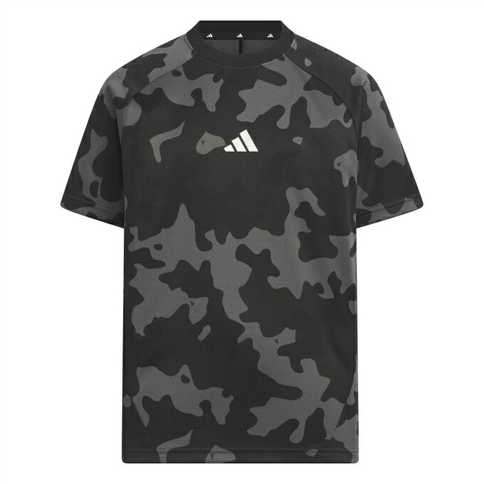 シーズナルのCAMO柄を採用したCAMO PACKの半袖Tシャツ。シーズナルCAMOの総柄を採用。軽量なモックアイレット素材に、動きやすいレギュラーフィット。背面にあるリフレクティブプリントのスリーストライプスが夜間の視認性を確保。 ■カラ...