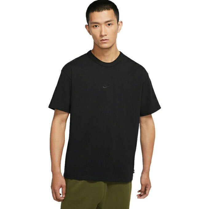 ゆったりとしたフィット感の厚手のコットン素材。 ナイキ スポーツウェア プレミアム エッセンシャル Tシャツは、ゆったりとしたフィット感で、気楽で快適なスタイルを演出。 厚手のオーガニックコットン素材が、しっかりとした柔らかい肌触りを提供し...