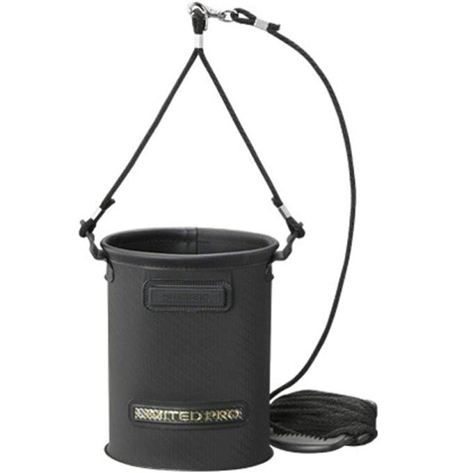 水がこぼれにくい新型縦形状。 内側にエサ作り時に水量調整しやすいメモリ付。 水を汲みやすいよう水面で傾斜させるシンカー付。 滑りにくくソフトな手触りの8m ロープ。 回転ナス環付でロープのヨレを防止。 ロープは取り外し可能。 ハンドルのグリ...