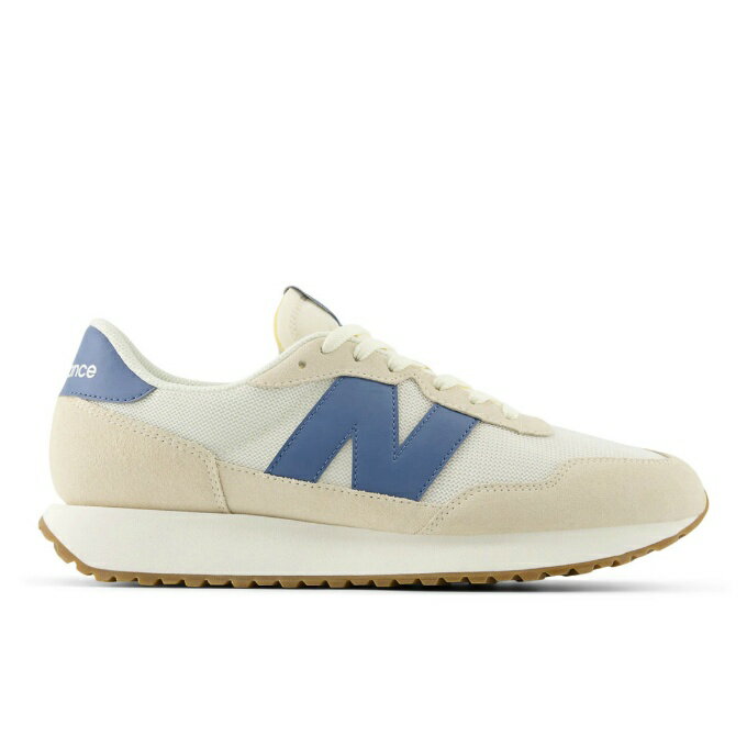 70年代から80年代のランニングシューズのスリム＆ロープロファイルなシルエットを現代風にリファインし、印象的なビッグNロゴで仕上げた「MS237」に新色が登場。スエード/メッシュのアッパーを、ポイントごとにシーズナルカラーを配したデザインで...