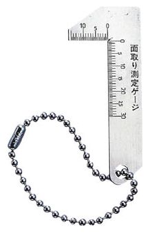＜仕様＞ ●最小読取値:0.5mm ●器差：±0.25mm ●枚数(枚):1 ●測定範囲(C):0〜15 ●セット明細:- ●質量(g):20 ＜特長＞ ●旋盤・単能盤・ターレット盤作業での加工物の外周面取り測定ができます。 ●フライス盤・...