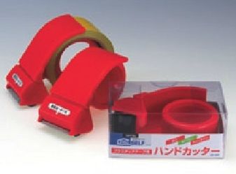 ＜仕様＞ ●3インチ(75mm)紙管用 ●本体寸法(幅×奥行×高さ)：66×145×85mm ●適用テープ：OPP・クラフトテープ ●最大テープ幅(mm):50 ●最大テープ外径(mm):120 ●色:レッド ●高さ(mm):85 ●質量(...