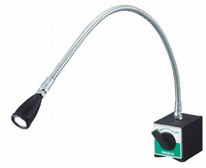 ＜仕様＞ ●全高:591mm ●電源:ボタン型アルカリ乾電池（LR44）×3個（付属） ●LEDライト:3灯 ●全光束:約77lm ●吸着力(N):800 ●マグネット幅×奥行×高さ(mm):50×64×56 ●連続使用時間:35時間 ●質...