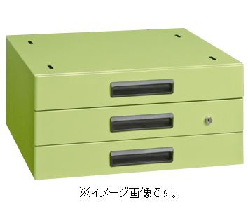 ●今お使いの作業台に後付出来るオプションキャビネット。●外寸：W500×D500×H246mm●カラー：サカエグリーン●質量：15kg●仕切不可●引出し内寸：W443×D393×H51mm●セット内容（付属品）：キャビネット取付金具2本付 ...