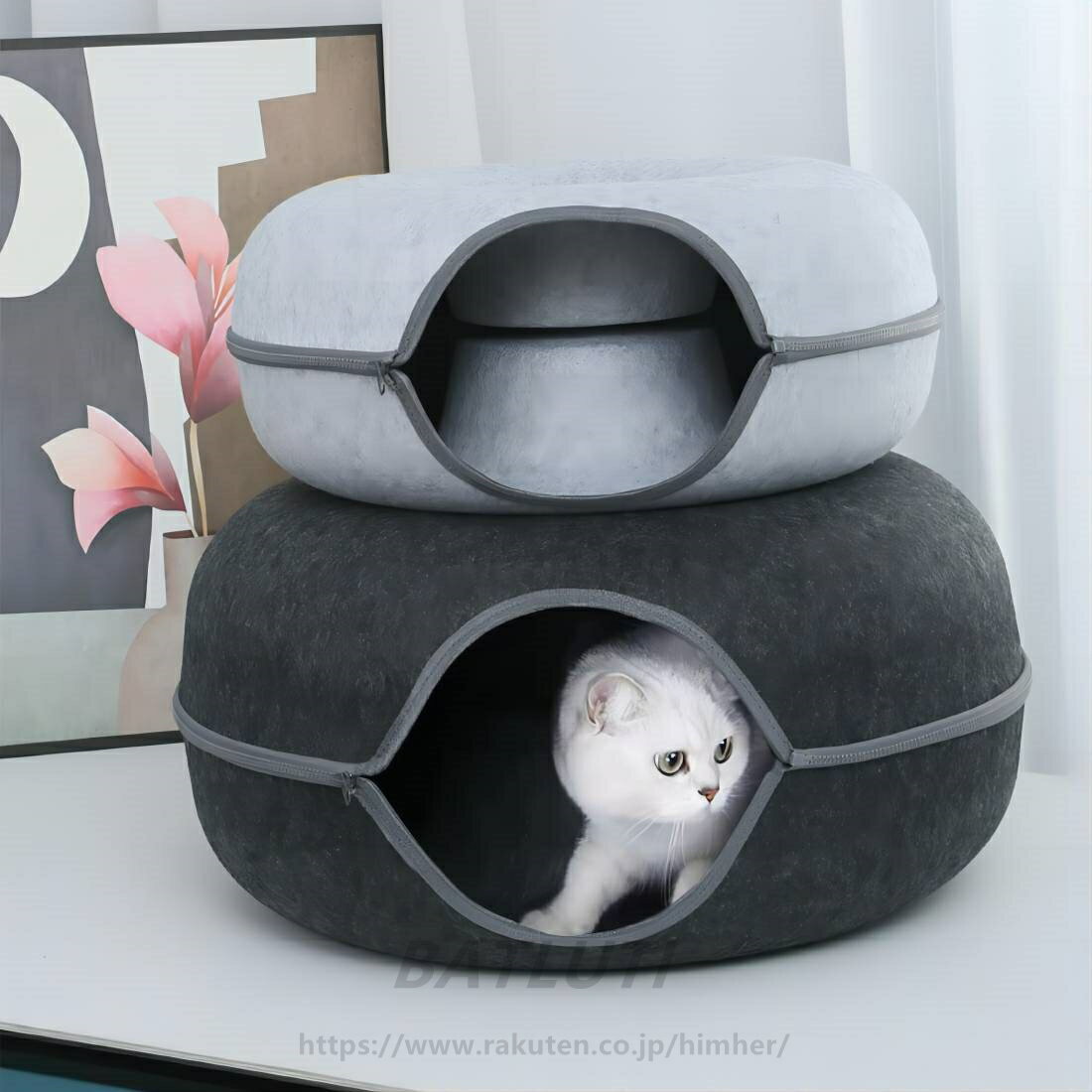 素材 フェルト 特徴 【猫ちゃんがすっぽり入るドーム型】マカロンのような形がかわいいドーム型のキャットハウス。猫ちゃんの狭いところを好む習性をもとにデザインされています。猫ちゃんは隠れて身を守るため、獲物を捕らえるため、体温を温存するために...