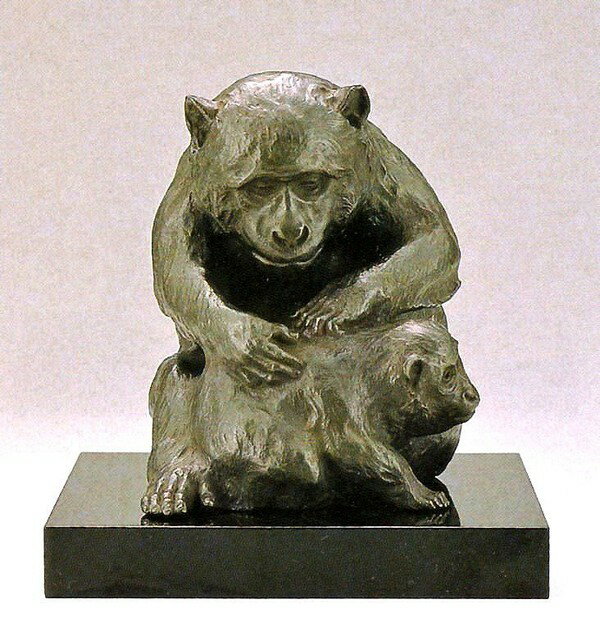 高岡銅器 猿の置物 慈愛 作家 津田大寿(鋳金・物故) 作者詳細 明治33年 東京美術学校鋳金科卒 大正8年 東京美術学校教授となる。 大正12年〜14年、文部省の命により鋳金術および金工術研究のため欧米各国を歴遊。帰国後、ヨーロッパ工芸の...