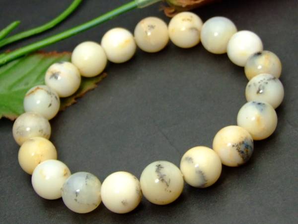 ※画像と同品質のものをお送りします。 オリジナルアクセサリー作りに是非どうぞ〜〜（m−m） 素材 天然 サイズ・重さ 約：重さ26g 玉径11mm・±0.5mm・内径16cm (ゴムは伸縮可) 　※ 多少の誤差はご了承下さい。