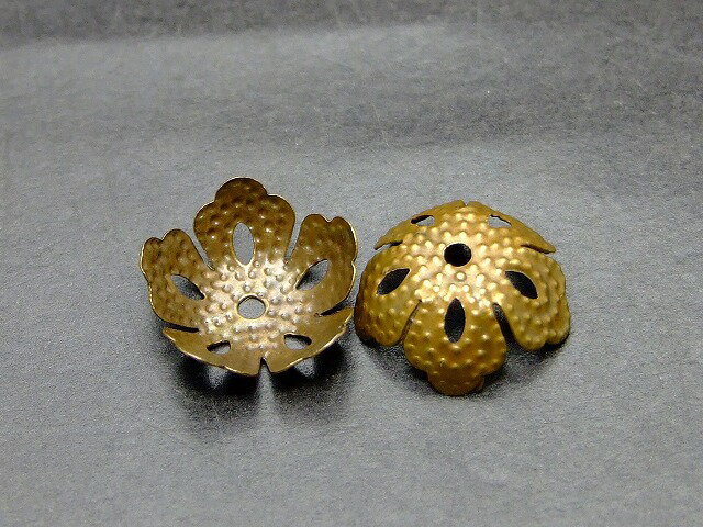 ※画像と同品質のものをお送りします。 オリジナルアクセサリー作りに是非どうぞ〜〜（m−m） 素材 メタル海外製 サイズ 約：重さg　径14mm・±1.0mm　　　 　※ 多少の誤差はご了承下さい。約100個入り（多少の数量の誤差、不良はご了...