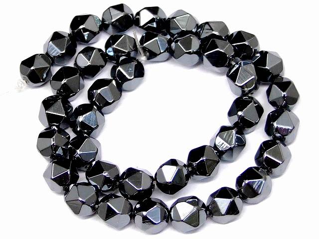 ※画像と同品質のものをお送りします。 オリジナルアクセサリー作りに是非どうぞ〜〜（m−m） 素材 天然 サイズ 約：重さg　玉径10mm・±0.5mm　1連38cm前後 　※ 多少の誤差はご了承下さい。魔を払い、血液に力を与える石 別名『赤...