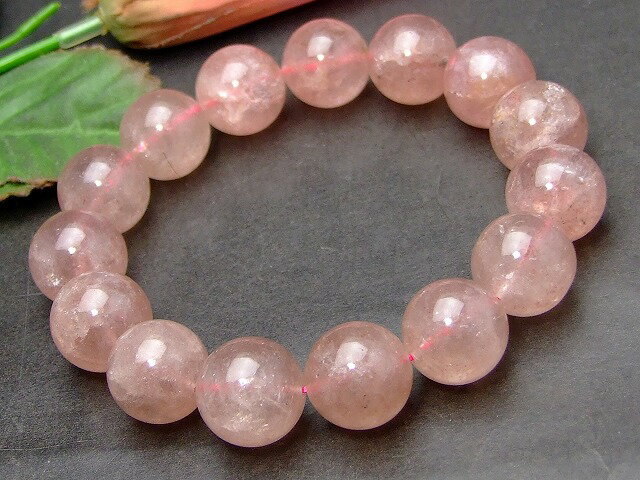 ※画像と同品質のものをお送りします。 ポーチに入れた状態で発送いたしますので、そのままプレゼントとしてご利用頂けます。 オリジナルアクセサリー作りに是非どうぞ〜〜（m−m） 素材 天然石 サイズ 約：重さ79g　玉径15〜16mm・±1mm...