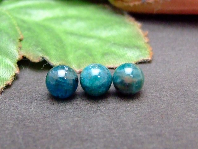 ※画像と同品質のものをお送りします。 オリジナルアクセサリー作りに是非どうぞ〜〜（m−m） ※新品ですが、へこみ・傷など見られる為、わけあり商品として格安にご提供しております。 ご了承の上ご購入くださいませ。 素材 天然 サイズ・重さ 約：...