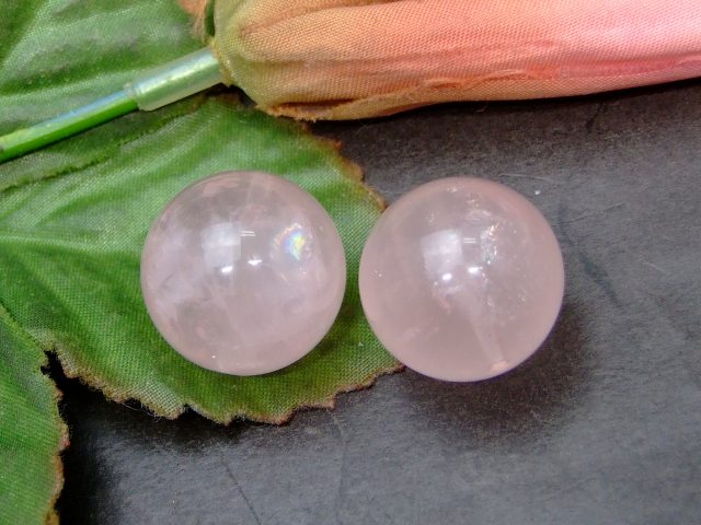 ※画像と同品質のものをお送りします。 オリジナルアクセサリー作りに是非どうぞ〜〜（m−m） 素材 天然 サイズ 約：重さg　玉径18mm・±0.5mm　1粒売り 　※ 多少の誤差はご了承下さい。愛と癒しをもたらす恋愛成就の石 愛と美の星「ヴ...