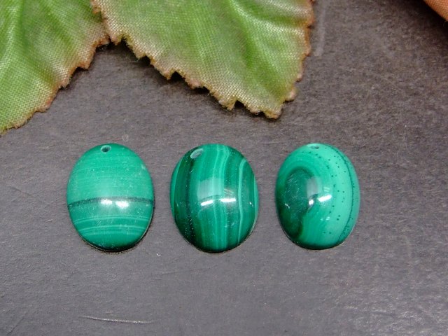 ※画像と同品質のものをお送りします。 オリジナルアクセサリー作りに是非どうぞ〜〜（m−m） 素材 天然 サイズ 約：重さg　玉径13mm×10mm・±0.5mm　1個売り 　※ 多少の誤差はご了承下さい。邪気を追い払い、感情を鎮める、心身の...