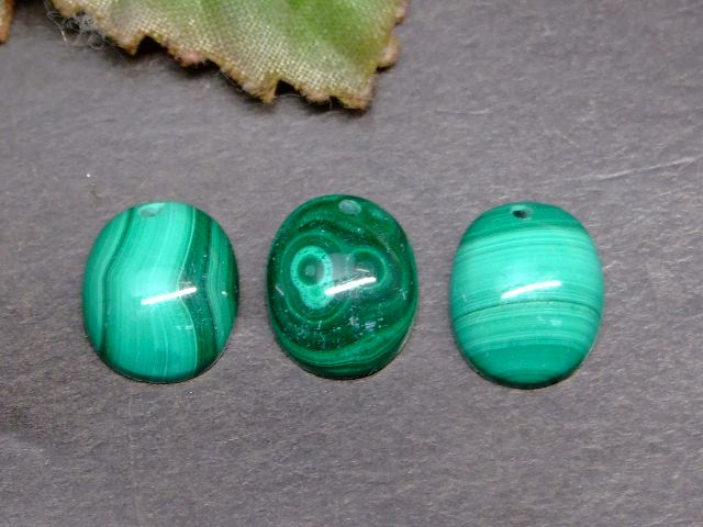 ※画像と同品質のものをお送りします。 オリジナルアクセサリー作りに是非どうぞ〜〜（m−m） 素材 天然 サイズ 約：重さg　玉径11mm×9mm・±0.5mm　1個売り 　※ 多少の誤差はご了承下さい。邪気を追い払い、感情を鎮める、心身の癒...