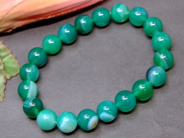 ※画像と同品質のものをお送りします。 オリジナルアクセサリー作りに是非どうぞ〜〜（m−m） 素材 天然石 サイズ 約：重さ28g　玉径10mm・±0.5mm　(ゴムは伸縮可) 　※ 多少の誤差はご了承下さい。結びつきを強め、グループなどのま...