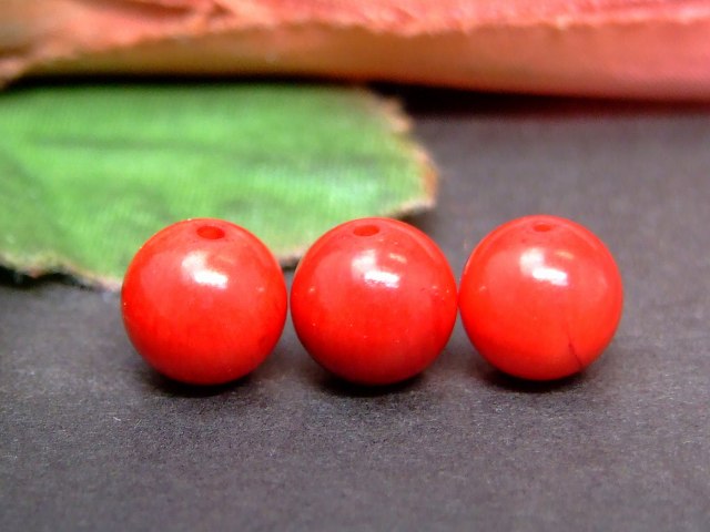 ※画像と同品質のものをお送りします。 オリジナルアクセサリー作りに是非どうぞ〜〜（m−m） 天然のものを色加工した商品になっておりますので、何卒ご了承のうえ、購入くださいませ。 素材 天然 サイズ・重さ 約：重さg　玉径8mm・±0.5mm...