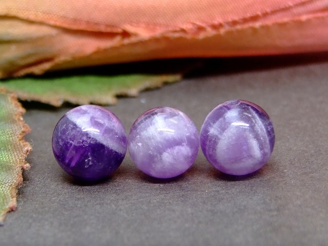 ※画像と同品質のものをお送りします。 オリジナルアクセサリー作りに是非どうぞ〜〜（m−m） ※新品ですが、へこみ・傷など見られる為、わけあり商品として格安にご提供しております。 ご了承の上ご購入くださいませ。 素材 天然 サイズ 約：重さg...