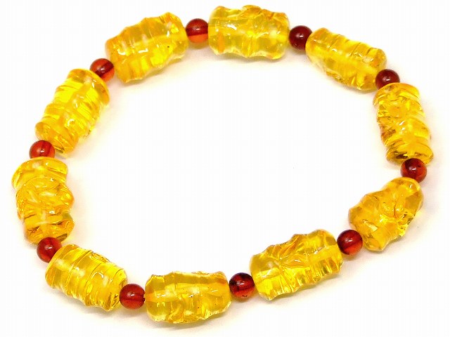 ※画像のものをお送りします。 オリジナルアクセサリー作りに是非どうぞ〜〜（m−m） 素材 天然：アンバー（加圧、加熱） サイズ 約：重さ8.5g　玉径14mm×8mm／4mm・±1.0mm　内径16cm(ゴムは伸縮可) 　※ 多少の誤差はご...